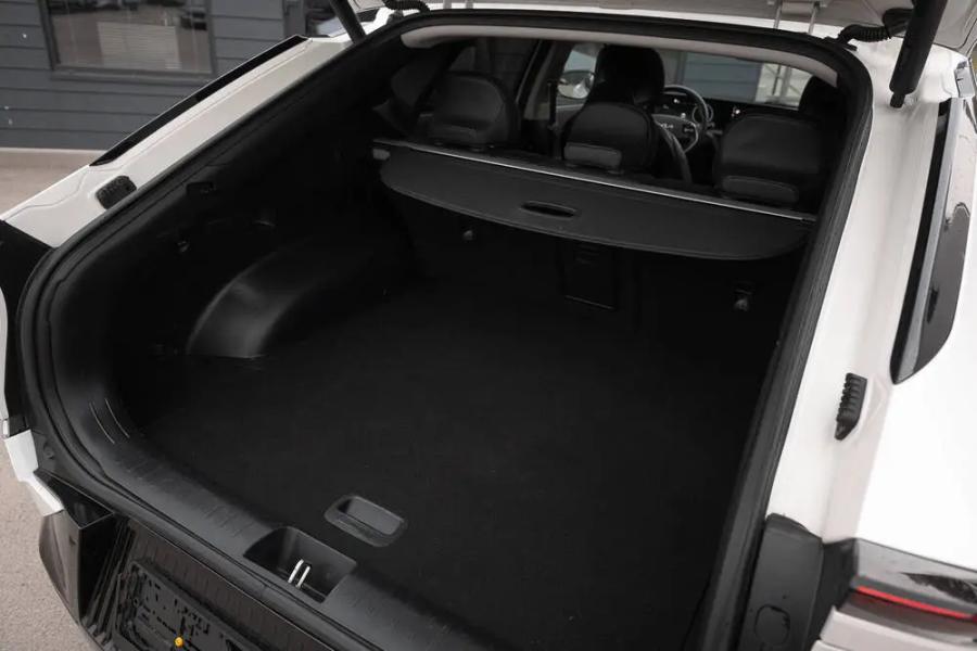Balts Kia EV6 2021 Jelgava, ar dzinēja tilpumu 0.00 L un nobraukumu 160 tūkst. km par 19900 €, foto 14 vietnē AUTOMOTO.COM.LV