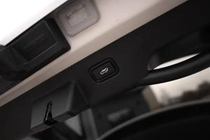 Balts Kia EV6 2021 Jelgava, ar dzinēja tilpumu 0.00 L un nobraukumu 160 tūkst. km par 19900 €, foto 15 vietnē AUTOMOTO.COM.LV