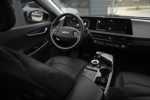 Balts Kia EV6 2021 Jelgava, ar dzinēja tilpumu 0.00 L un nobraukumu 160 tūkst. km par 19900 €, foto 17 vietnē AUTOMOTO.COM.LV