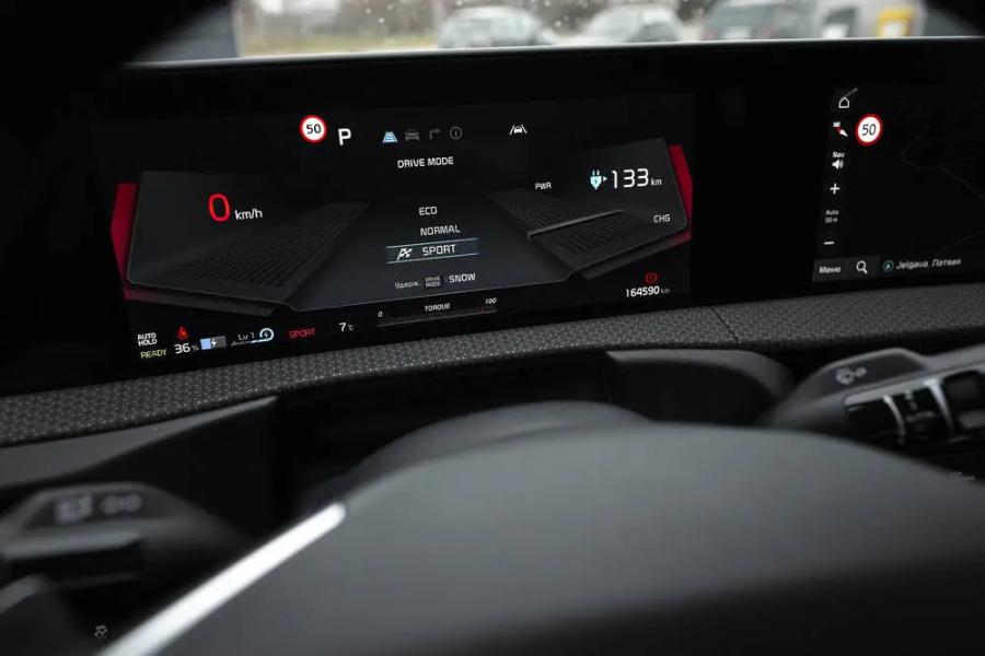 Balts Kia EV6 2021 Jelgava, ar dzinēja tilpumu 0.00 L un nobraukumu 160 tūkst. km par 19900 €, foto 26 vietnē AUTOMOTO.COM.LV