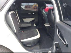 White Kia EV6 2022 in Alytus, with an engine capacity of 0.00 L and mileage of 94 thousand km for 15500 €, photo 13 on AUTOMOTO.COM.LV
