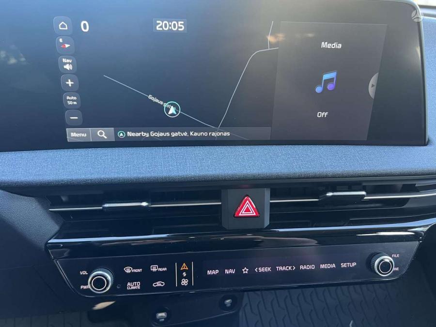 Белый Киа EV6 2023 в Каунас, объемом двигателя 0.00 л и пробегом 47 тыс. км за 17450 €, фото 41 на AUTOMOTO.COM.LV