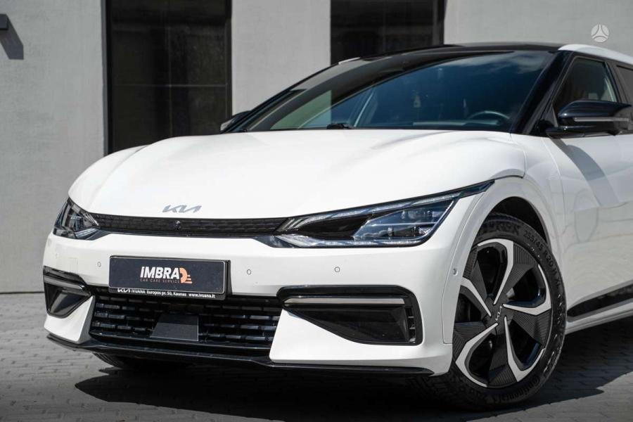 Белый Киа EV6 2023 в Каунас, объемом двигателя 0.00 л и пробегом 134 тыс. км за 32000 €, фото 3 на AUTOMOTO.COM.LV