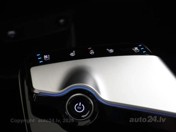 Белый Киа EV6 2022 в Таллин, объемом двигателя 0.00 л и пробегом 71 тыс. км за 36500 €, фото 8 на AUTOMOTO.COM.LV