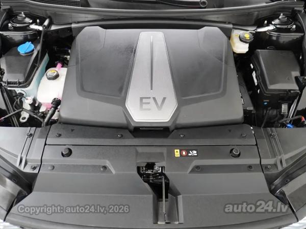 Белый Киа EV6 2022 в Таллин, объемом двигателя 0.00 л и пробегом 71 тыс. км за 36500 €, фото 10 на AUTOMOTO.COM.LV