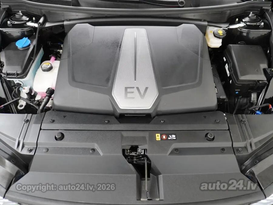 Белый Киа EV6 2022 в Таллин, объемом двигателя 0.00 л и пробегом 71 тыс. км за 36500 €, фото 11 на AUTOMOTO.COM.LV