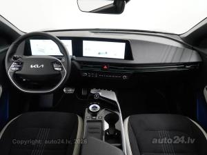 Белый Киа EV6 2022 в Таллин, объемом двигателя 0.00 л и пробегом 71 тыс. км за 36500 €, фото 15 на AUTOMOTO.COM.LV