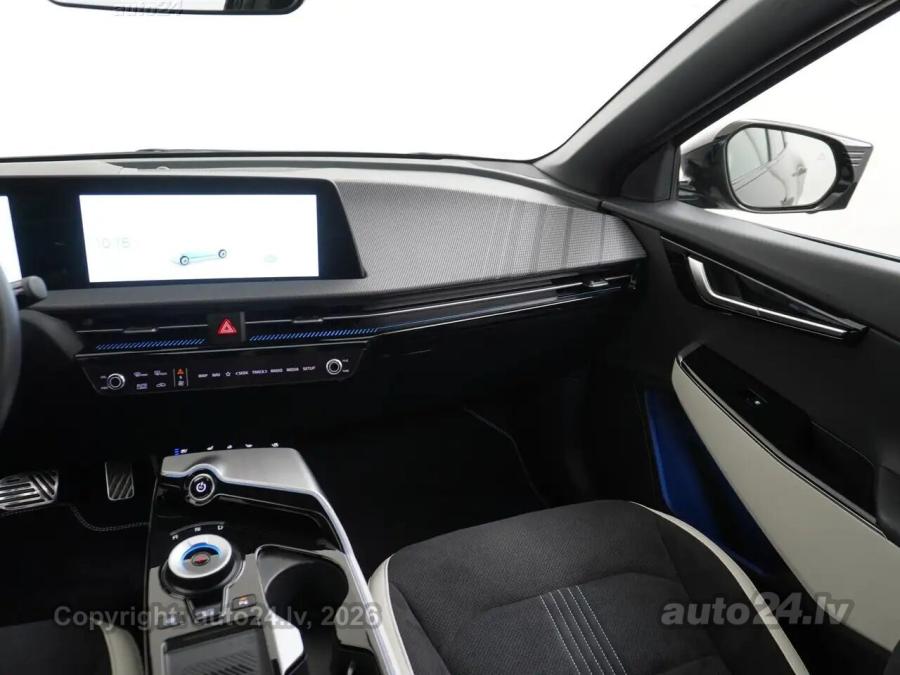 Белый Киа EV6 2022 в Таллин, объемом двигателя 0.00 л и пробегом 71 тыс. км за 36500 €, фото 16 на AUTOMOTO.COM.LV
