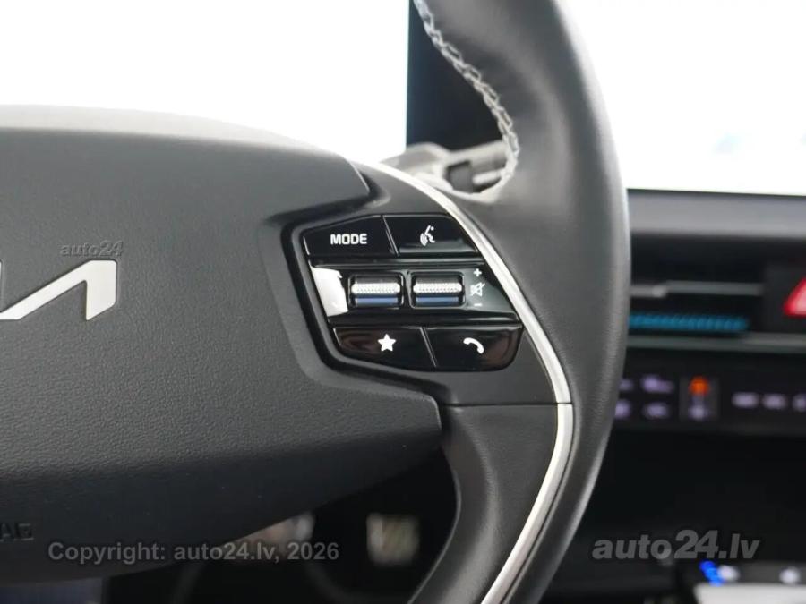 Белый Киа EV6 2022 в Таллин, объемом двигателя 0.00 л и пробегом 71 тыс. км за 36500 €, фото 21 на AUTOMOTO.COM.LV