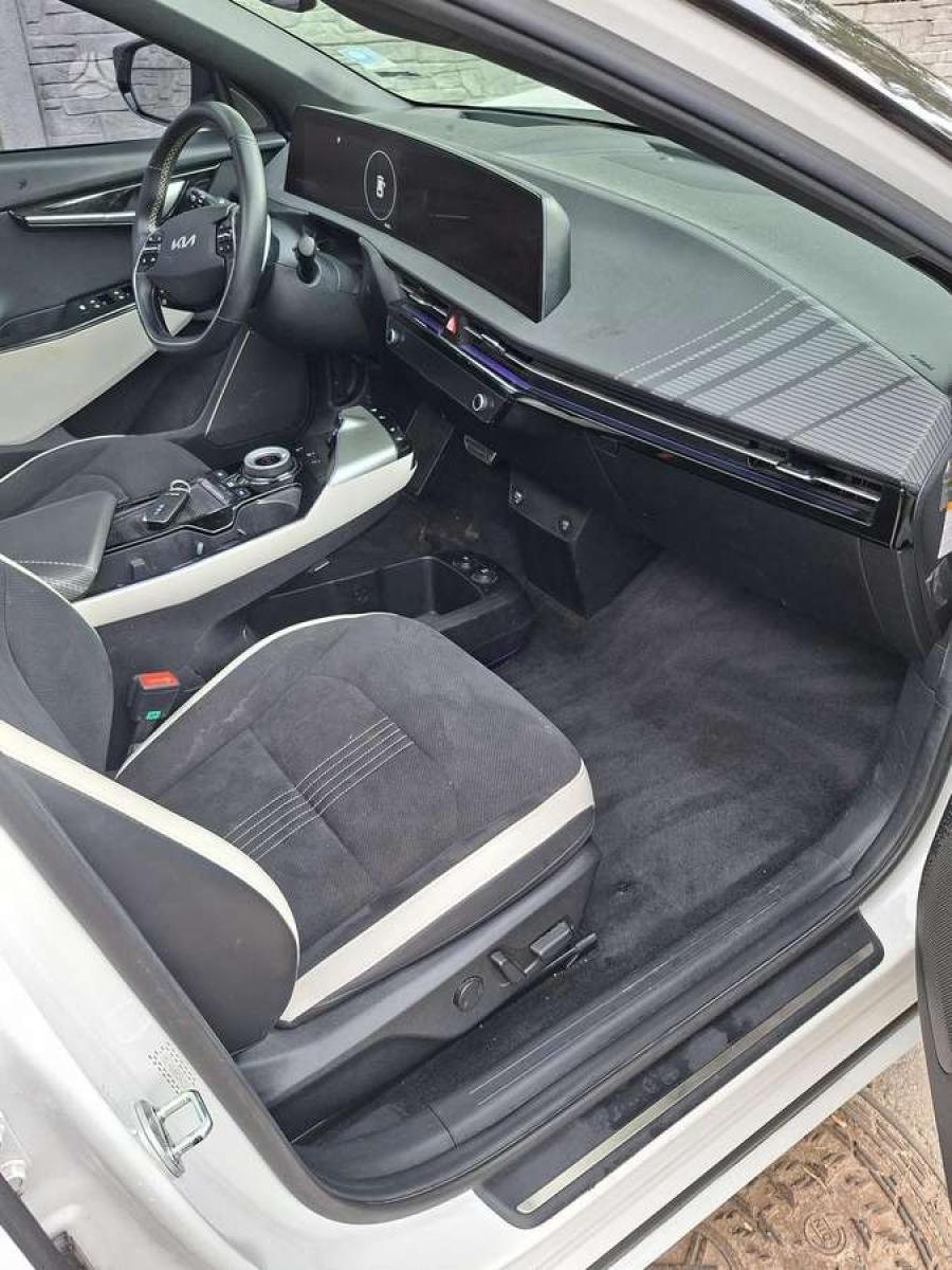 Белый Киа EV6 2022 в Алитус, объемом двигателя 0.00 л и пробегом 95 тыс. км за 15350 €, фото 19 на AUTOMOTO.COM.LV