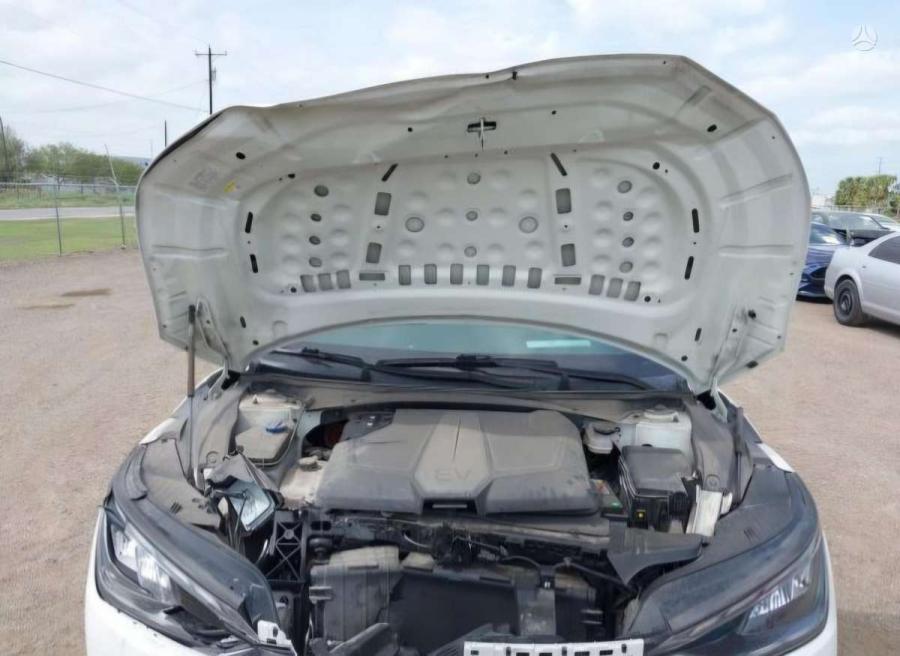 Белый Киа EV6 2022 в Алитус, объемом двигателя 0.00 л и пробегом 95 тыс. км за 15350 €, фото 26 на AUTOMOTO.COM.LV