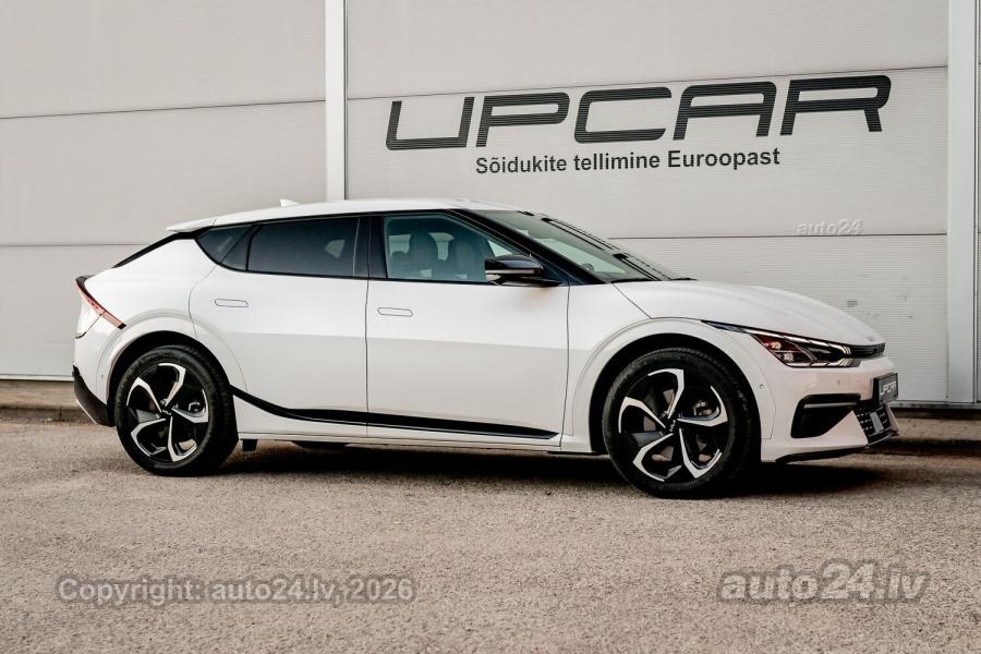 White Kia EV6 2022 in Parnu, with an engine capacity of 0.00 L and mileage of 82 thousand km for 34900 €, photo 3 on AUTOMOTO.COM.LV