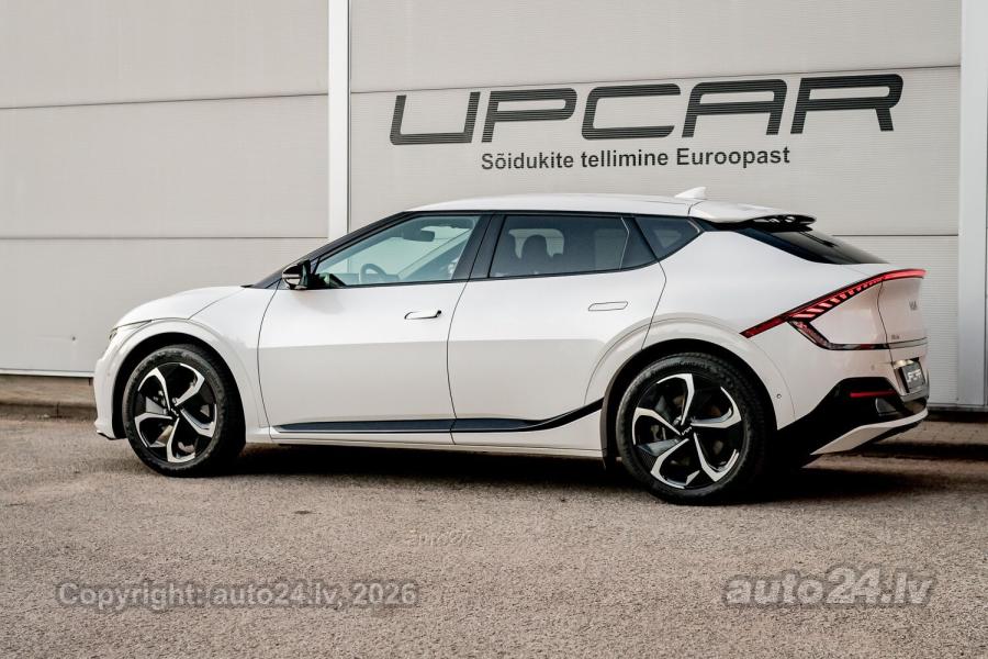 White Kia EV6 2022 in Parnu, with an engine capacity of 0.00 L and mileage of 82 thousand km for 34900 €, photo 8 on AUTOMOTO.COM.LV