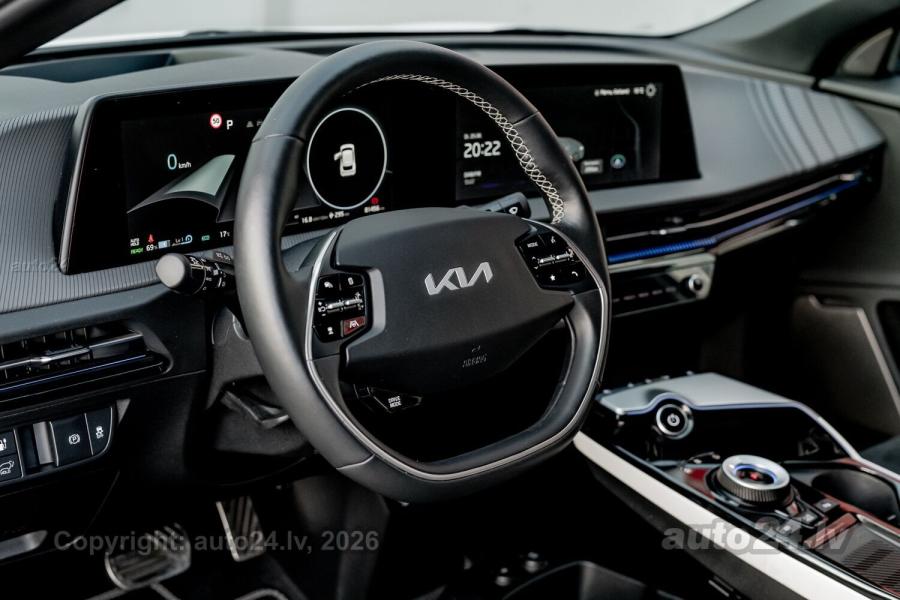 White Kia EV6 2022 in Parnu, with an engine capacity of 0.00 L and mileage of 82 thousand km for 34900 €, photo 14 on AUTOMOTO.COM.LV