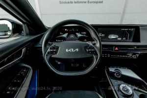 White Kia EV6 2022 in Parnu, with an engine capacity of 0.00 L and mileage of 82 thousand km for 34900 €, photo 15 on AUTOMOTO.COM.LV