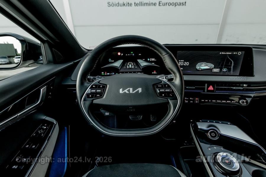 White Kia EV6 2022 in Parnu, with an engine capacity of 0.00 L and mileage of 82 thousand km for 34900 €, photo 15 on AUTOMOTO.COM.LV