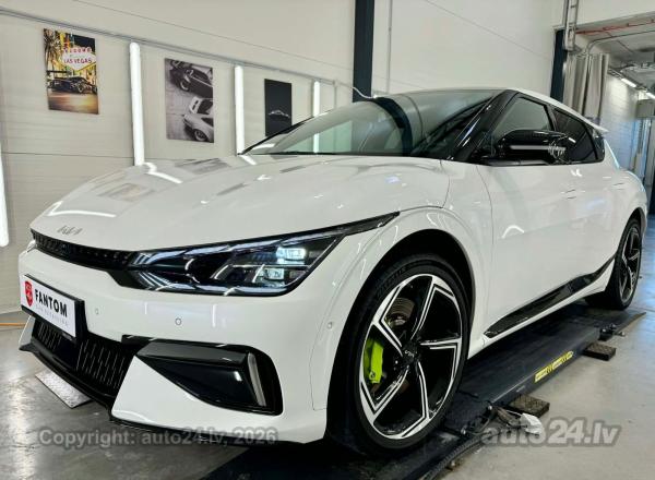 Balts Kia EV6 2023 Tallina, ar dzinēja tilpumu 0.00 L un nobraukumu 58 tūkst. km par 43000 €, foto 2 vietnē AUTOMOTO.COM.LV