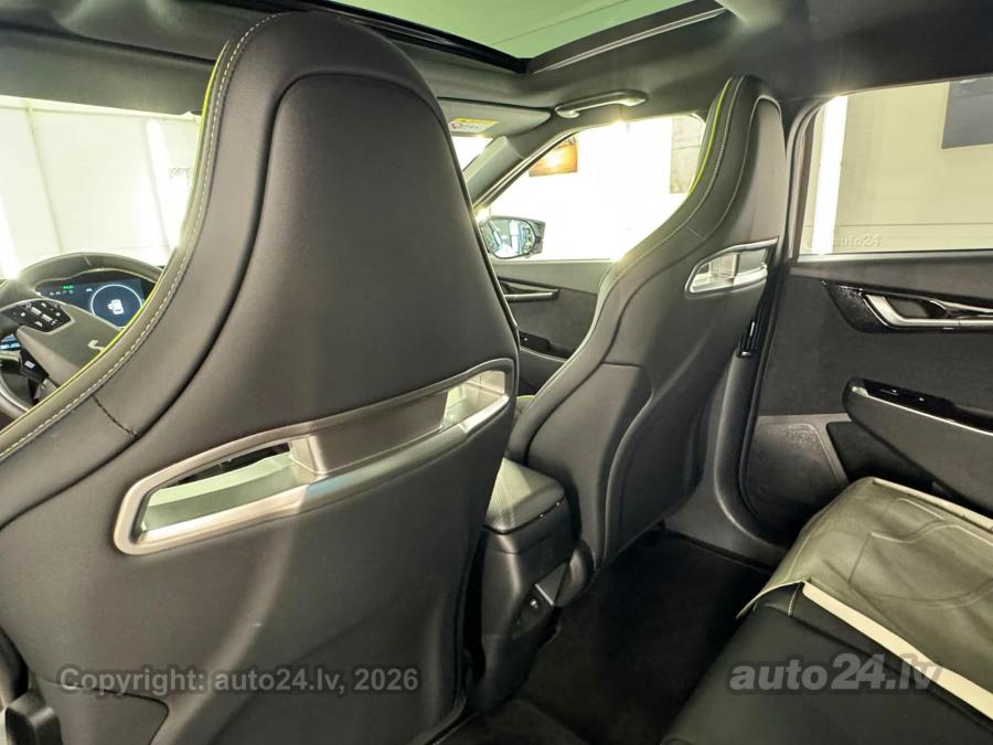 Белый Киа EV6 2023 в Таллин, объемом двигателя 0.00 л и пробегом 58 тыс. км за 43000 €, фото 12 на AUTOMOTO.COM.LV