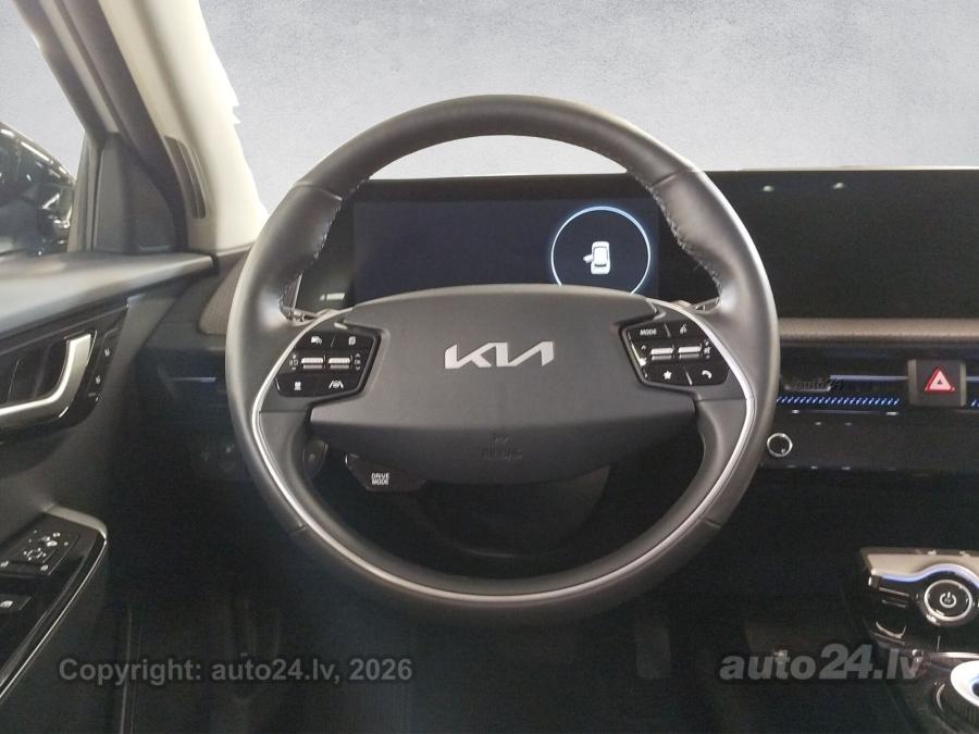 Balts Kia EV6 2024 Tallina, ar dzinēja tilpumu 0.00 L un nobraukumu 61 tūkst. km par 41990 €, foto 5 vietnē AUTOMOTO.COM.LV
