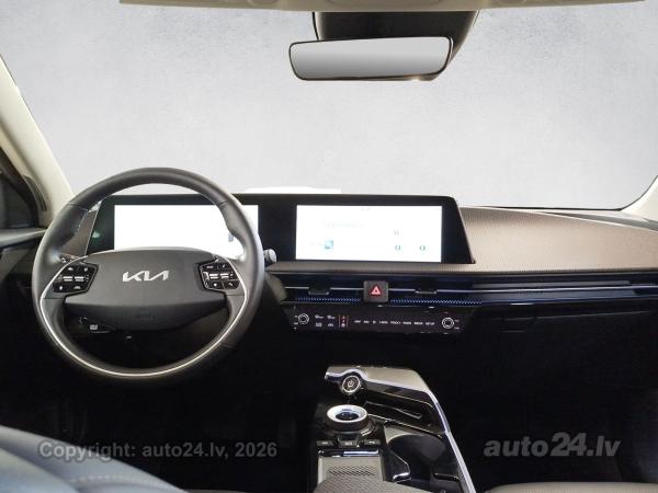 Белый Киа EV6 2024 в Таллин, объемом двигателя 0.00 л и пробегом 61 тыс. км за 41990 €, фото 5 на AUTOMOTO.COM.LV