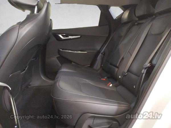 Белый Киа EV6 2024 в Таллин, объемом двигателя 0.00 л и пробегом 61 тыс. км за 41990 €, фото 7 на AUTOMOTO.COM.LV