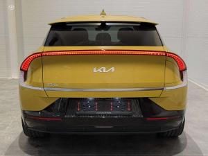 Yellow Kia EV6 2023 in Vilnius, with an engine capacity of 0.00 L and mileage of 51 thousand km for 29950 €, photo 6 on AUTOMOTO.COM.LV
