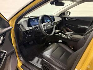 Yellow Kia EV6 2023 in Vilnius, with an engine capacity of 0.00 L and mileage of 51 thousand km for 29950 €, photo 9 on AUTOMOTO.COM.LV