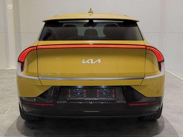 Yellow Kia EV6 2023 in Vilnius, with an engine capacity of 0.00 L and mileage of 51 thousand km for 29950 €, photo 6 on AUTOMOTO.COM.LV