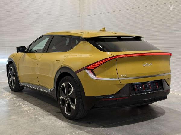 Yellow Kia EV6 2023 in Vilnius, with an engine capacity of 0.00 L and mileage of 51 thousand km for 29950 €, photo 7 on AUTOMOTO.COM.LV