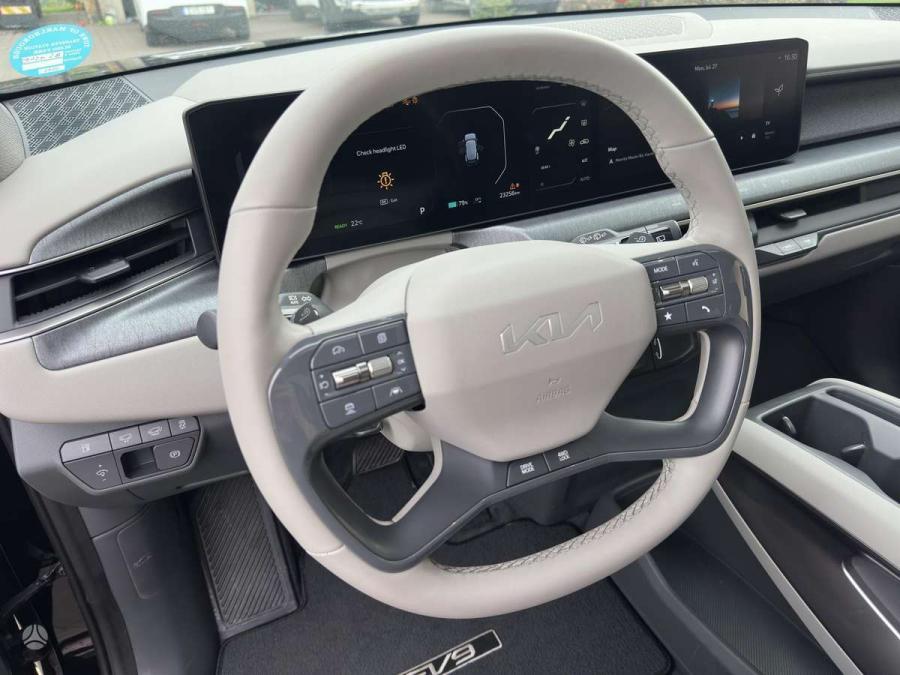 Черный Киа EV9 2024 в Кедайняй, объемом двигателя 0.00 л и пробегом 23 тыс. км за 27500 €, фото 19 на AUTOMOTO.COM.LV