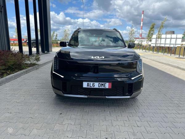 Черный Киа EV9 2024 в Вильнюс, объемом двигателя 0.00 л и пробегом 32 тыс. км за 49500 €, фото 1 на AUTOMOTO.COM.LV