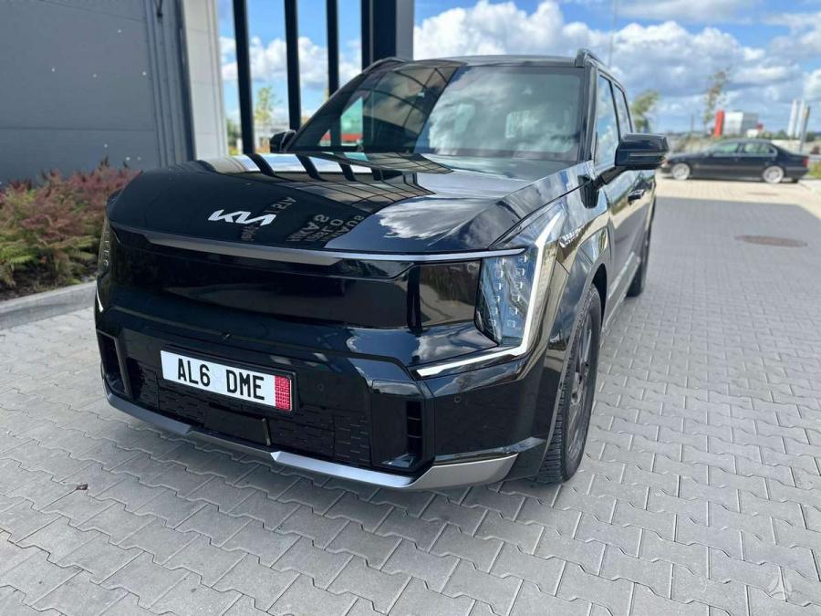 Melns Kia EV9 2024 Viļņa, ar dzinēja tilpumu 0.00 L un nobraukumu 32 tūkst. km par 49500 €, foto 3 vietnē AUTOMOTO.COM.LV