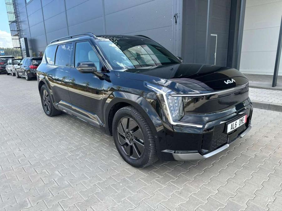 Melns Kia EV9 2024 Viļņa, ar dzinēja tilpumu 0.00 L un nobraukumu 32 tūkst. km par 49500 €, foto 13 vietnē AUTOMOTO.COM.LV
