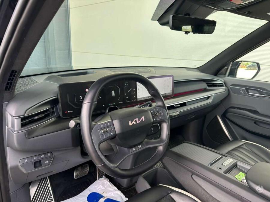 Melns Kia EV9 2024 Viļņa, ar dzinēja tilpumu 0.00 L un nobraukumu 32 tūkst. km par 49500 €, foto 18 vietnē AUTOMOTO.COM.LV