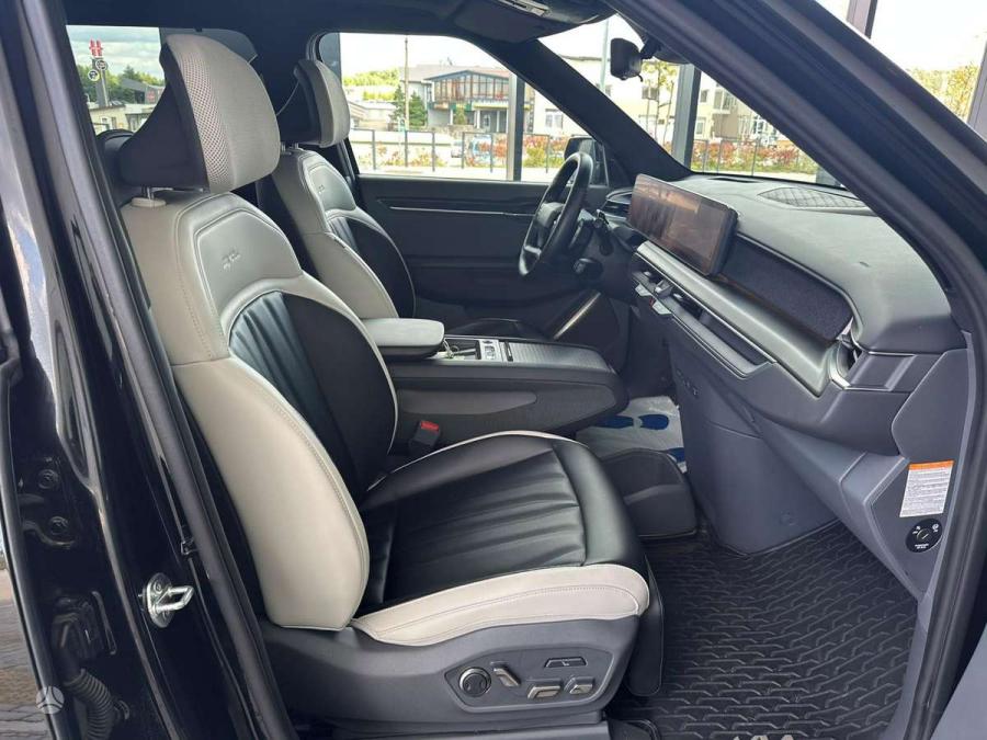Melns Kia EV9 2024 Viļņa, ar dzinēja tilpumu 0.00 L un nobraukumu 32 tūkst. km par 49500 €, foto 28 vietnē AUTOMOTO.COM.LV