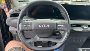 Черный Киа EV9 2024 в Укмерге, объемом двигателя 0.00 л и пробегом 25 тыс. км за 27999 €, фото 13 на AUTOMOTO.COM.LV