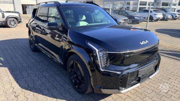 Black Kia EV9 2025 in Druskininkai, with an engine capacity of 0.00 L and mileage of 13 thousand km for 37389 €, photo 1 on AUTOMOTO.COM.LV