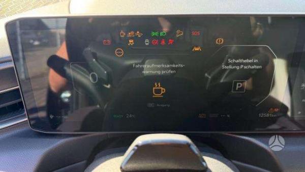 Black Kia EV9 2025 in Druskininkai, with an engine capacity of 0.00 L and mileage of 13 thousand km for 37389 €, photo 10 on AUTOMOTO.COM.LV