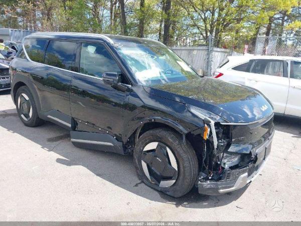 Черный Киа EV9 2026 в Шяуляй, объемом двигателя 0.00 л и пробегом 3 тыс. км за 31339 €, фото 2 на AUTOMOTO.COM.LV