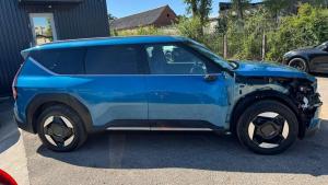Zils Kia EV9 2024 Ukmergė, ar dzinēja tilpumu 0.00 L un nobraukumu 29 tūkst. km par 29999 €, foto 3 vietnē AUTOMOTO.COM.LV