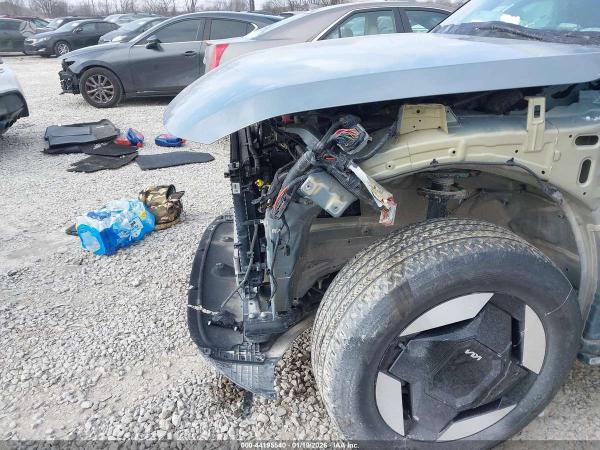 Green Kia EV9 2024 in Kaunas, with an engine capacity of 0.00 L and mileage of 53 thousand km for 32670 €, photo 5 on AUTOMOTO.COM.LV