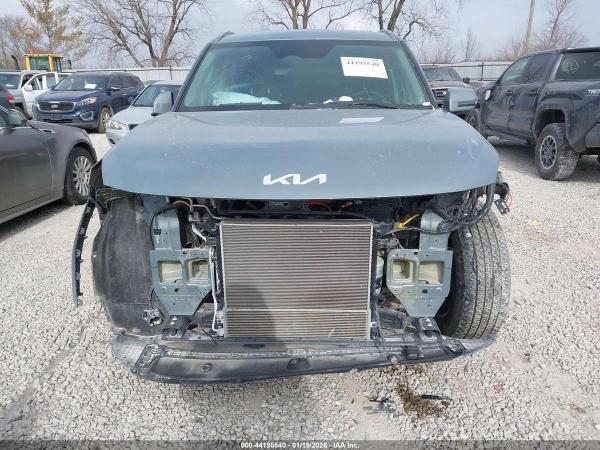 Green Kia EV9 2024 in Kaunas, with an engine capacity of 0.00 L and mileage of 53 thousand km for 32670 €, photo 9 on AUTOMOTO.COM.LV