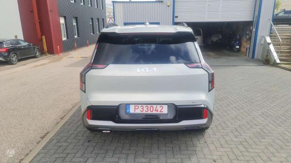 Pelēks Kia EV9 2024 Kauņa, ar dzinēja tilpumu 0.00 L un nobraukumu 24 tūkst. km par 48990 €, foto 10 vietnē AUTOMOTO.COM.LV