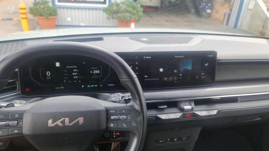Серый Киа EV9 2024 в Каунас, объемом двигателя 0.00 л и пробегом 24 тыс. км за 48990 €, фото 11 на AUTOMOTO.COM.LV