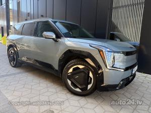 Pelēks Kia EV9 2025 Tallina, ar dzinēja tilpumu 0.00 L un nobraukumu 20 tūkst. km par 54900 €, foto 6 vietnē AUTOMOTO.COM.LV