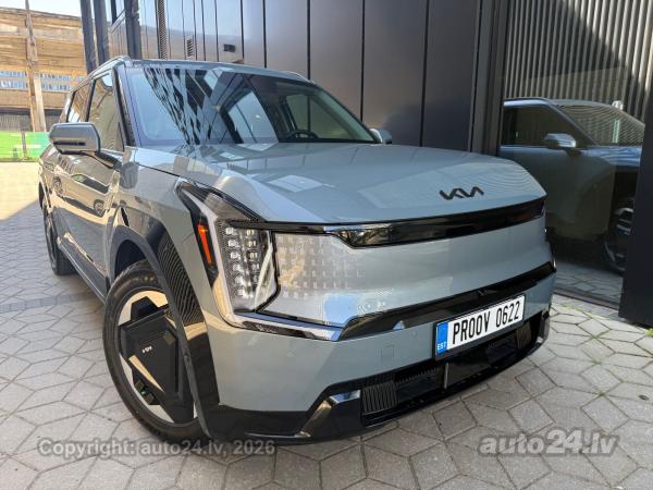 Pelēks Kia EV9 2025 Tallina, ar dzinēja tilpumu 0.00 L un nobraukumu 20 tūkst. km par 54900 €, foto 6 vietnē AUTOMOTO.COM.LV