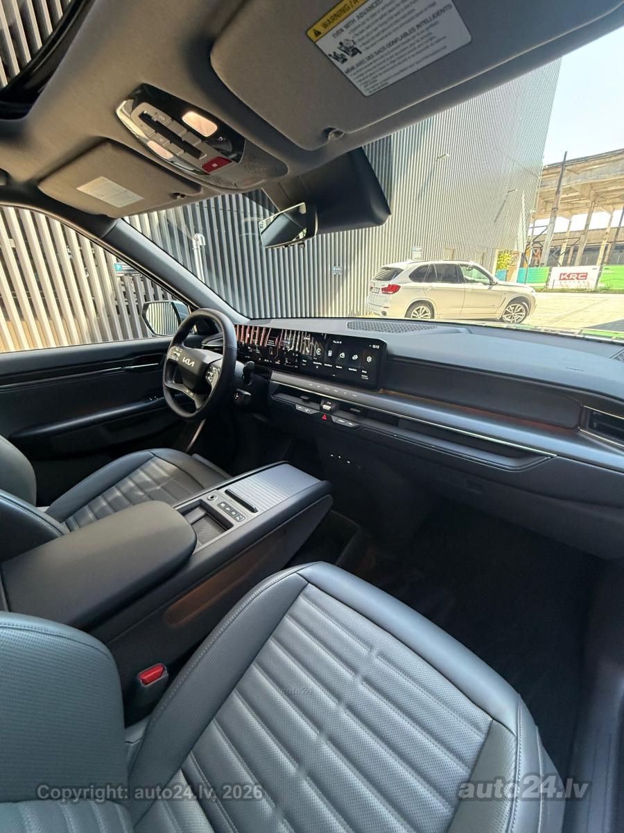 Pelēks Kia EV9 2025 Tallina, ar dzinēja tilpumu 0.00 L un nobraukumu 20 tūkst. km par 54900 €, foto 16 vietnē AUTOMOTO.COM.LV