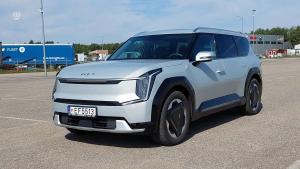 Pelēks Kia EV9 2026 Viļņa, ar dzinēja tilpumu 0.00 L un nobraukumu 1 tūkst. km par 69900 €, foto  vietnē AUTOMOTO.COM.LV