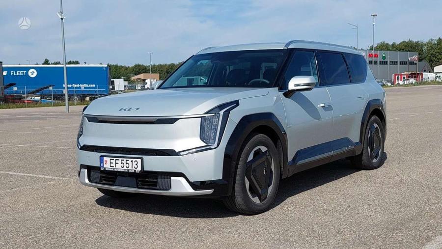 Pelēks Kia EV9 2026 Viļņa, ar dzinēja tilpumu 0.00 L un nobraukumu 1 tūkst. km par 69900 €, foto 1 vietnē AUTOMOTO.COM.LV