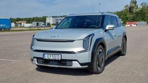 Pelēks Kia EV9 2026 Viļņa, ar dzinēja tilpumu 0.00 L un nobraukumu 1 tūkst. km par 69900 €, foto 3 vietnē AUTOMOTO.COM.LV